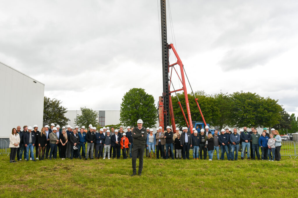 Heipaal markeert start van uitbouw voor 2 Sisters Storteboom - Stad in ...